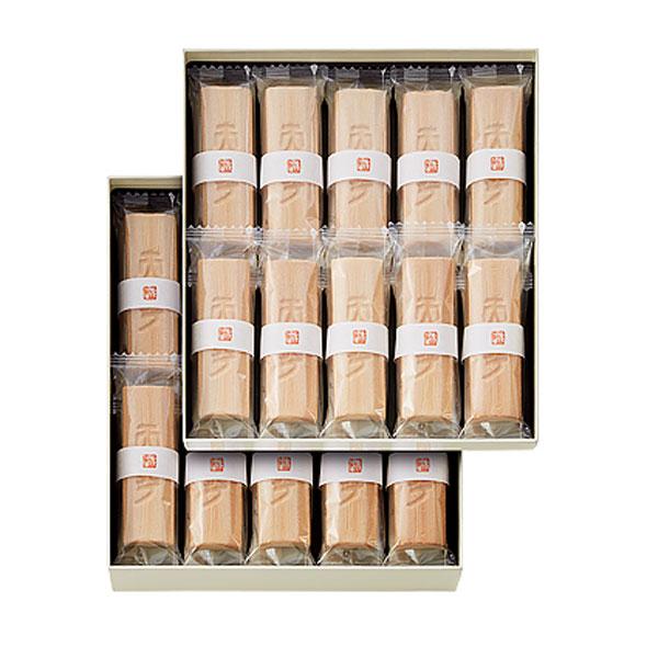 ふくよかな求肥入りの餡を、米どころ近江の糯米を使った芳ばしい最中種ではさんでいただく手づくり最中。20個入りお日保ち：23日