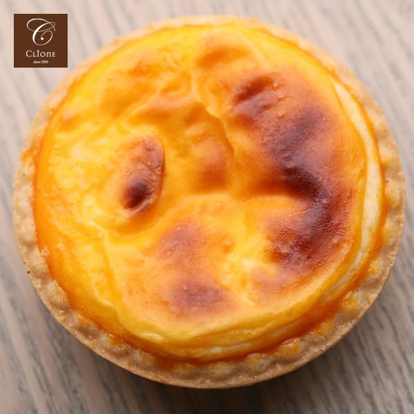 オーストラリア産クリームチーズを贅沢に使用。酸味を抑え、チーズの濃厚さが特徴のチーズタルト。口に入れた瞬間のなめらかな舌触りとクリームチーズの深い味わいは絶品！一度食べたら癖になること間違いなし。見た目もかわいらしく、ちょっとした手土産にも...