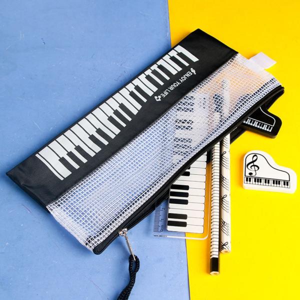 【商品説明】 ピアノ文房具6点セット ピアノを習っている方:練習のモチベーションアップ、楽譜への書き込みに便利です。 ピアノ好きの方:日常使いできるおしゃれな文具、コレクションアイテムです。 お子様:かわいいデザインで楽しく勉強、プレゼント...