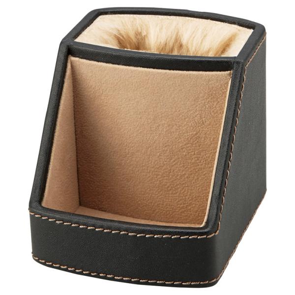 大切なメガネの傷つきやすいレンズをボアがやさしく保護してくれます。幅広のスマートフォンにも対応。内容:本体（約110×90×90mm）×1材質:合成皮革（PU）・ポリエステルファー・ポリエステルベルベット・カードボード箱サイズ:約100×1...