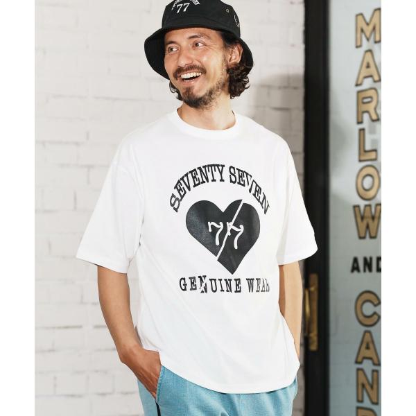 【発売日：2025年05月10日】中厚生地を採用したTシャツ。身頃にシルクプリント袖にワッペンをセット。181cmのモデルがMサイズを着用。▼素材綿:100%▼寸法Sサイズ／着丈:66cm 身幅:55cm 肩幅:52cm 袖丈:21cmMサ...