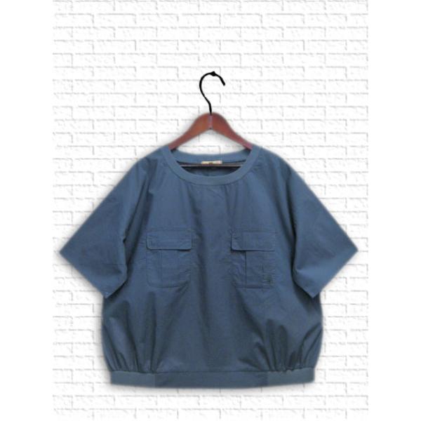 north object de petit... ノースオブジェクトプチの胸元に刺繍入りの大きなポケットが付いたコットンプルオーバー♪首元と裾部分のリブ使いでやや丸みのあるシルエットがポイント◎さらりとした綿の布帛素材にゆったりシルエットで...