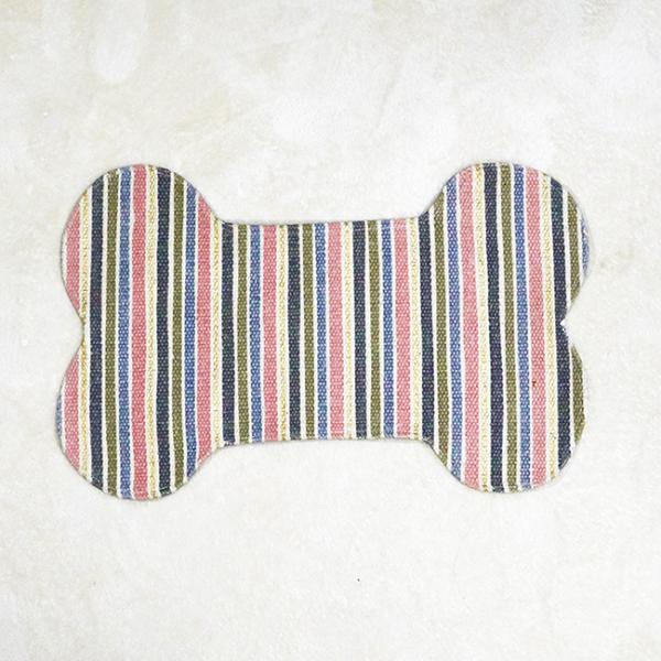 ペットのお食事エリアがグンとおしゃれに！LAから直輸入Thro by Marlo Lorenzのペット用マットです。【カラー】ストライプマルチカラー【サイズ】W：約52cmH：約33cm【素材】コットン100%