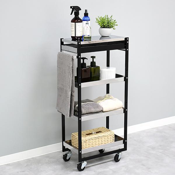 限られたスペースに置けるコンパクトなキッチンワゴン。取っ手とキャスターが付いているためお好きな場所まで移動し、調理スペースとして使えます。中間の棚板2枚は5cmの高さ調整が可能。ストッパー付きの引出しで落ちる心配がありません。