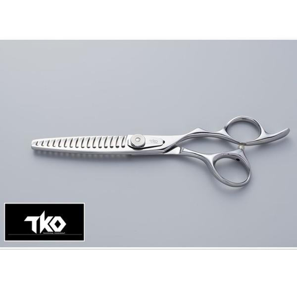 ●ハンドル：3Dドロップタイプ●カット率：約40%   ●サイズ：6.0インチ●櫛数：16   ●溝（計）：5溝（80溝）●ネジタイプ：板バネスリムネジ●刃型：ハマグリ刃（ササ刃）毛量調節をしながらカットが出来る時短カットセニングシザーTK...