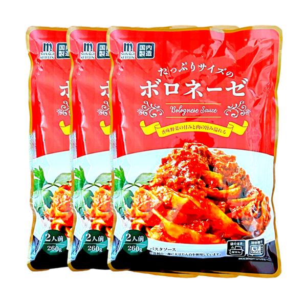 ■商品情報宮城製粉のたっぷりサイズのボロネーゼの詰め合わせセットです。完熟トマトの爽やかな酸味と香味野菜の甘みが感じられる、コク深い味わいのボロネーゼソースです。パスタにはもちろん、ドリア、オムレツ、オムライスなどのソースとしてもご使用いた...