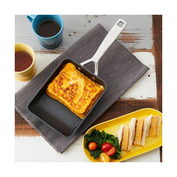 Toughened Non-StickTNSは、特殊加工で強化した(Toughened)アルミニウムに高品質なノンスティック加工(Non-Stick)を施した製品。熱伝導がすばやく均一であるため熱ムラがありません。150×195×H680....