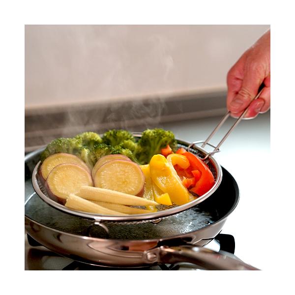 ※沖縄県への発送は別途送料が掛かります。※代引き支払いの場合は、別途代引き手数料が掛かります。必要な時だけサッと取り出して使える脚付きの盆ざる。食器の水切りから麺料理、揚げ物、お鍋の具材、蒸し料理まで…幅広くお使いいただけます。取っ手がない...