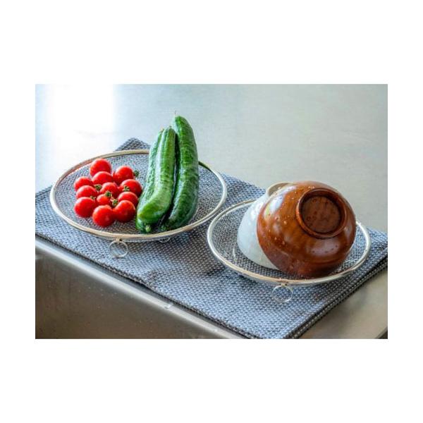 ※沖縄県への発送は別途送料が掛かります。※代引き支払いの場合は、別途代引き手数料が掛かります。必要な時だけサッと取り出して使える脚付きの盆ざる。食器の水切りから麺料理、揚げ物、お鍋の具材、蒸し料理まで…幅広くお使いいただけます。取っ手がない...