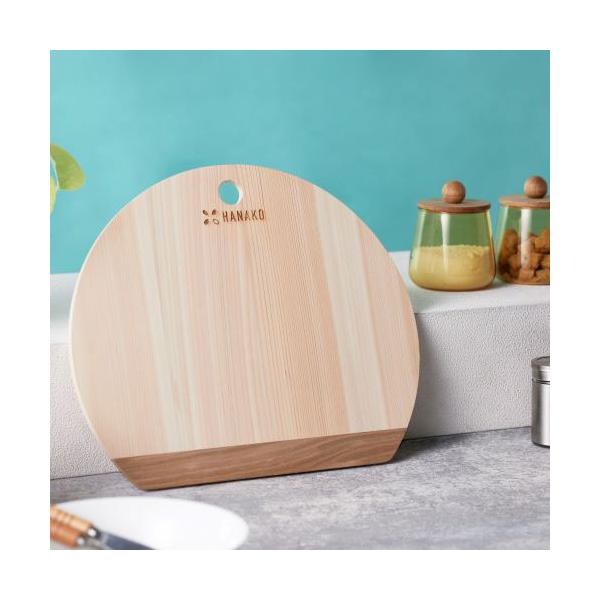 高級素材国産ひのき・桜で作った四万十ひのきD型9mmまな板雨の多い高知県四万十川流域で育った「四万十ひのき」は油成分が多く含まれており、水切れが速く、抗菌・抗カビ・殺菌作用があると言われております。また、木肌が柔らかく包丁の刃当たりが優しく...