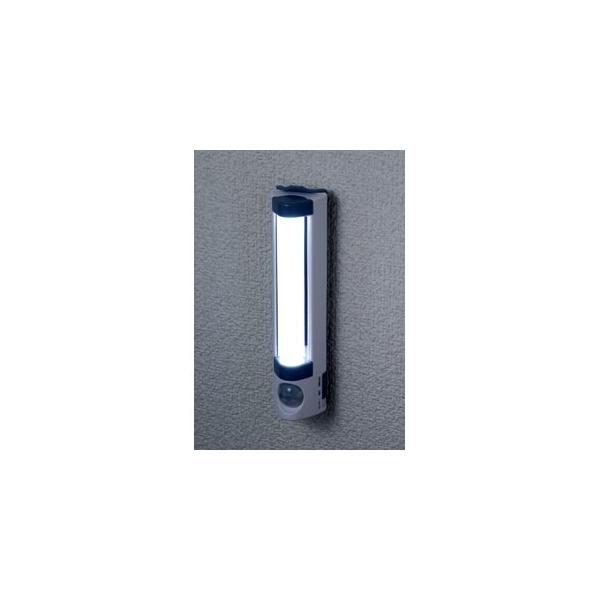 暗闇で人に反応し自動点灯します。エルパ / えるぱ / ELPA / 朝日電器 / あさひでんき /