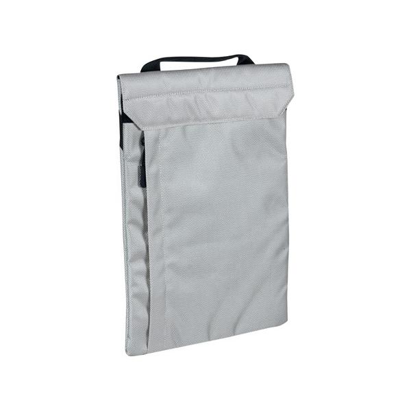 リュックから出し入れしやすい縦持ちインナーバッグ。■ リュックバッグから出し入れしやすい、縦持ちインナーバッグ。周辺機器の収納に便利なファスナーポケット付き。■ 耐久性に優れたファブリック素材。■ 内部に入っているクッションがノートPCをし...