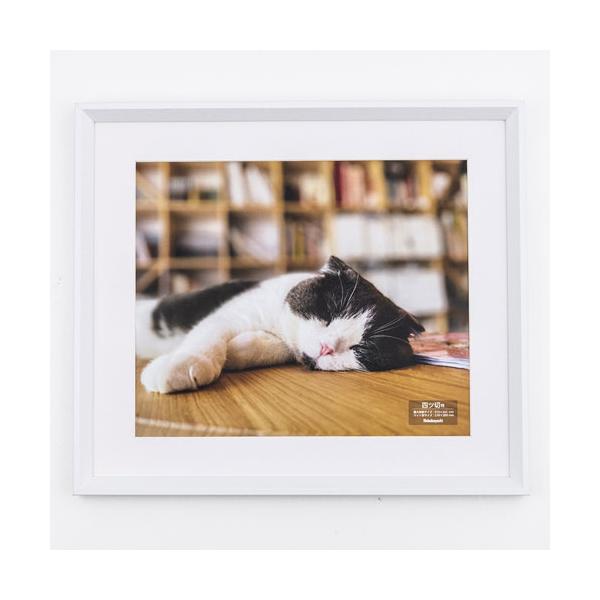 モノトーンスタイルや北欧モダンなど、様々な部屋の雰囲気と合わせやすいフレーム。●スタイリッシュな木製フレーム。リビングや寝室、どんな部屋にも相性良し。●写真サイズに合わせてフレームを選べます(サイズ：計7種類/色：計2種類)。●写真が映える...
