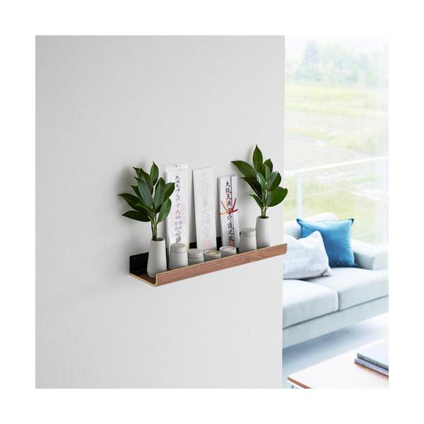 ※沖縄県への発送は別途送料が掛かります。※代引き支払いの場合は、別途代引き手数料が掛かります。石こうボード用ピンで簡単取り付け。美しい木目がお部屋の雰囲気に合いやすい神棚です。お手持ちの神具と合わせて使える神棚。見上げた時に美しい木目が目に...