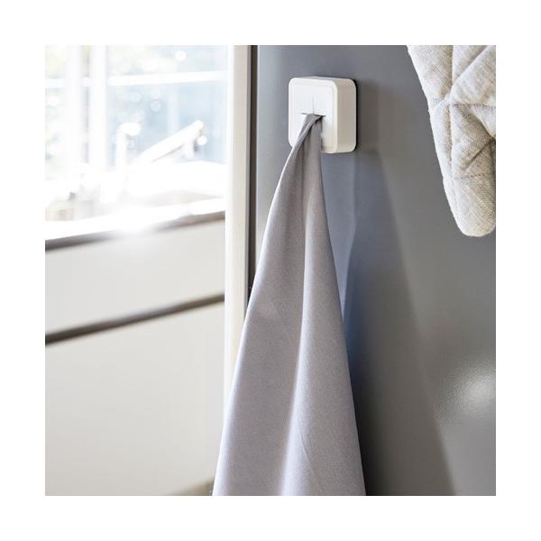 指でタオルを差し込むだけ。指で差し込むだけのタオルホルダー。冷蔵庫などにマグネットで簡単取り付け。タオルや布巾を指で差し込むだけ。■ 商品サイズ約5.5×2.3×5.5cm■ 商品重量(g)約50g■ 耐荷重約250g■ 品質表示本体：AB...