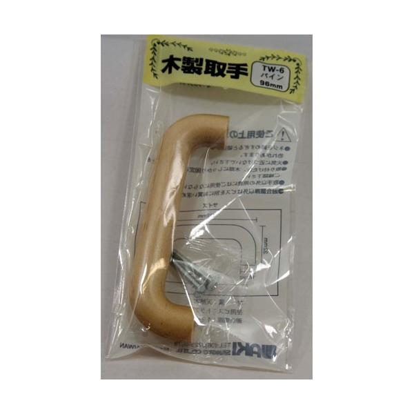 木製家具に多いパイン材を取っ手にしました。扉や引出しの取っ手の取替えや交換・追加に。裏面からのビス止めタイプ。サイズ：横幅（mm）最大112　　ビスピッチ：（mm）96　　　高さ：（mm）32１個入り材質：パイン（天然木）　　仕上：クリアラ...