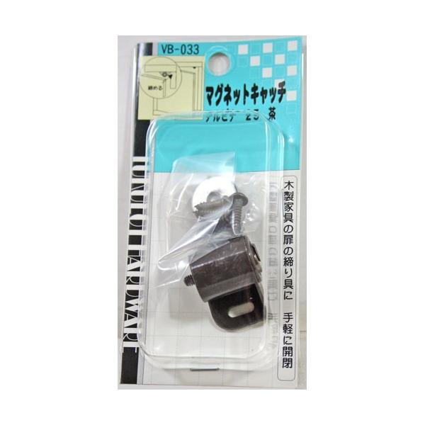 一動作で手軽に扉を開閉出来る。内蔵式なので目立たない、木製の家具やキャビネットなどの扉に取付ネジ付きタイプ：アルピナ２５カラー：チャ本体材質：ＡＢＳ樹脂プレート材質：鋼板