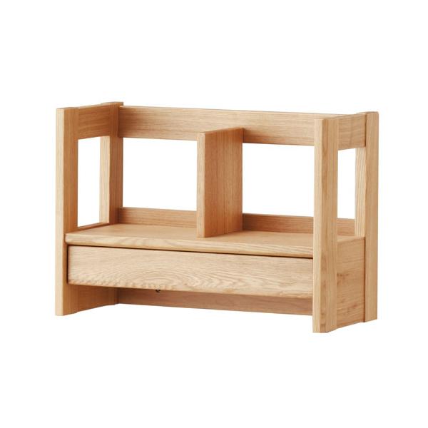 天板に高級感あるナラ材を使用し飽きの来ないシンプルなデザインに仕上げました。天板に高級感のあるナラ材の天然木を使用しているため、木目は一つひとつ異なります。表情豊かなオンリーワンの素材感をお楽しみください。固定仕切板1枚小引出し1杯付きガッ...