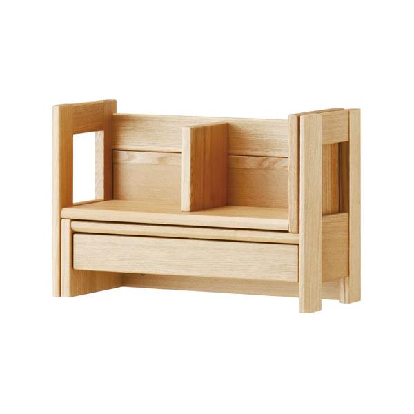 天板に高級感あるナラ材を使用し飽きの来ないシンプルなデザインに仕上げました。天板に高級感のあるナラ材の天然木を使用しているため、木目は一つひとつ異なります。表情豊かなオンリーワンの素材感をお楽しみください。収納する本の量に合わせて、伸ばして...