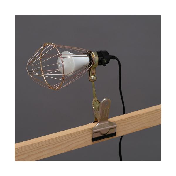 LED電球を使用した人感センサー機能搭載の屋内用作業ライトです。人の動きを感知して自動的に点灯する人感センサー付きです。省エネ、長寿命、虫が集まりにくい特徴があります。設置に便利な強力クリップタイプです。建築現場や車庫、倉庫などいろいろなシ...