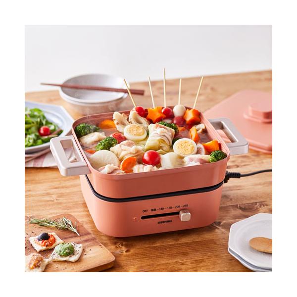 食卓に映えるコンパクトなマルチグリルなべです。プレートが2枚(深なべ・平面プレート)と3枚(深なべ・平面プレート・たこ焼きプレート)付きがあり、カラーもライトグレーとオレンジの2色があります。プレートによって、煮る・炊く・焼く・たこ焼き(3...