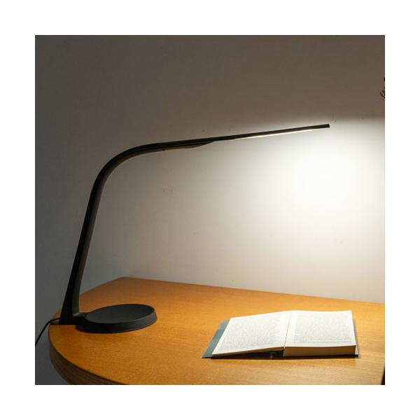 一筆書きの様に一本のラインで構成されたシンプルなデスクライト。シンプルを追求したスタイルは日常に溶け込みながら上質感を感じる空間に仕上げてます。自由に動くフレキシブルアームを採用しているので照らしたい所を自在に明るくできます。また、電源コー...