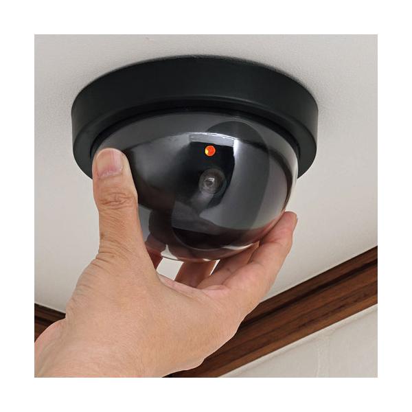 リアルな赤点滅LEDで心理的抑止効果。工事不要の簡単取り付け。クルっと回すだけで着脱できるので、電池交換もラクラクです。■商品サイズ直径117×73mm■商品重量95g■材質本体/ABS樹脂■仕様光源/LED、電源/単三乾電池×2本(別売)...