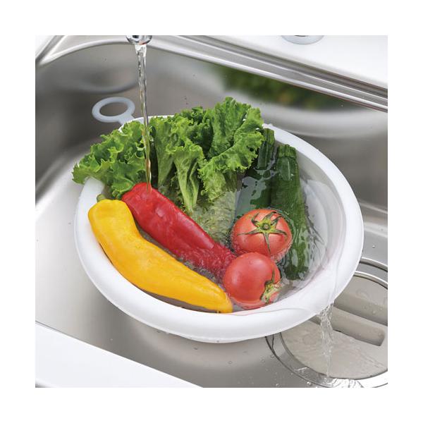 キッチンやランドリー、アウトドアなどで使える折りたたみ式の洗い桶。使わないときは折りたたんでおけるので収納時には場所を取らず、運ぶときはかさばらないので大変重宝します。洗濯のちょこっと洗いや、磯遊びなどに！新しい冒険を予感させてくれるホリデ...