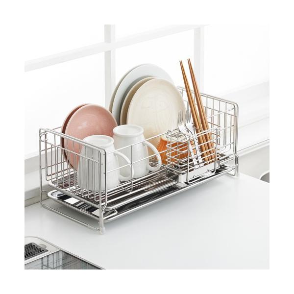 水受けトレーもスライドする新しいタイプの水切りカゴ。広げて使ってもしっかり水を受け止めます。コンパクトにも大容量にも洗い物の量に合わせてご使用いただけます。全長(mm)：395全幅(mm)：185〜345全高(mm)：167本体重量(g)：...