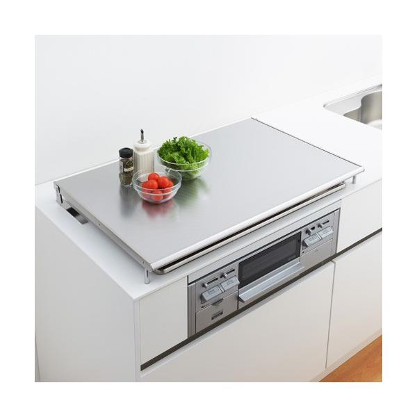 コンロを使わない時は作業台として、キッチンを広々と。コンロを使うときは立てて油ハネガードに。ペットのイタズラ防止としてもご使用いただけます。全長(mm)：815全幅(mm)：520全高(mm)：70本体重量(g)：2300材質：天板・サイド...