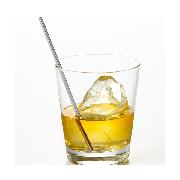 いつもの家飲みを、ワンランク上に演出。伝統と歴史ある金属加工の街・新潟県県央地区で製造しています。ショートサイズがロックグラスにぴったりの、ステンレス製、六角マドラー。六角形のシンプルなデザインは手に馴染み持ちやすい。本体サイズ(mm)：全...