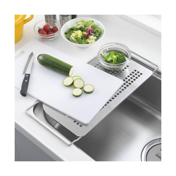 ■シンク上で使えるステンレス調理台プレート。■シンク上の空間を有効活用で作業スペースUP.■スライド棒付きでシンクサイズに合わせて使用できます。■お手入れ簡単なステンレス製。【仕様】本体サイズ(mm)：457〜568×209×10本体重量：...