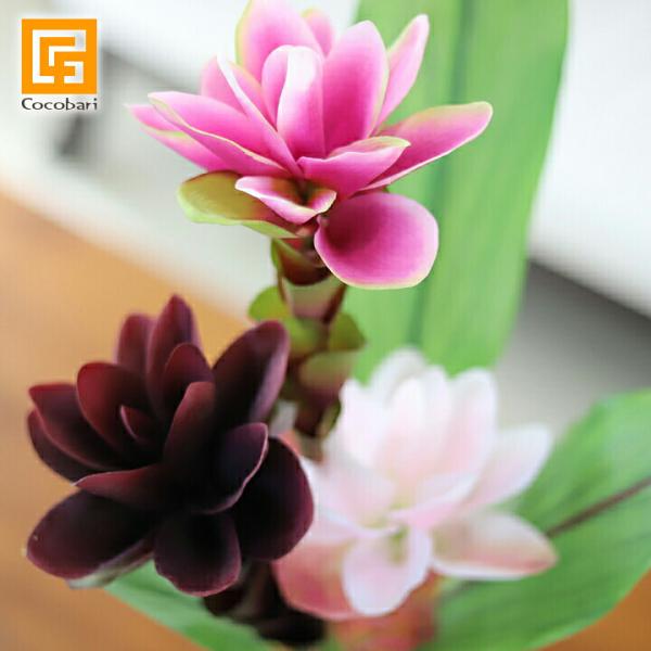 ■商品説明バリやタイなどのアジア圏や、ハワイなど南国リゾートでよく見かける「ジンジャー」の造花です。当店でもジンジャーは何種類か扱っていますが、こちらは先端が広がったとても華やかなジンジャーです。カラーは3色。これを飾ると一気にトロピカルな...