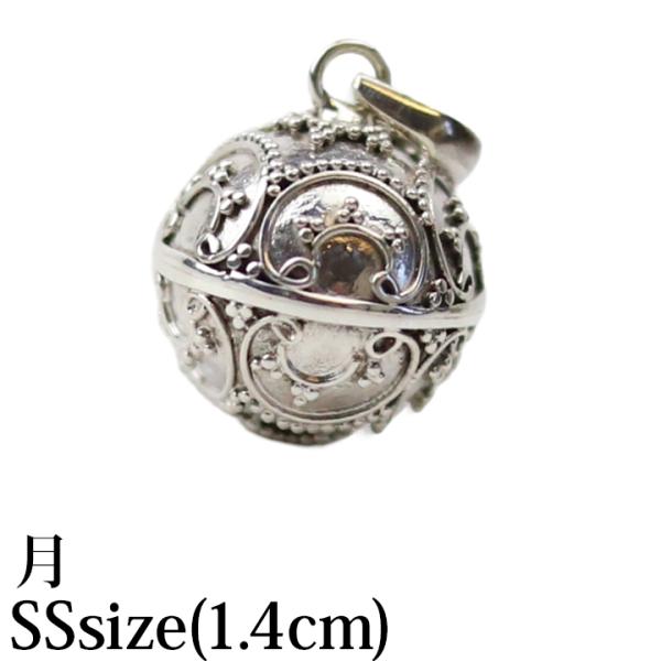 ■商品説明◆JAWANタイプJAWANタイプは、真鍮製の音を奏でるボールを球状の銀のボールで包み、その表面に、さらに銀の粒と銀を細い糸状にしたもので装飾されたガムランボールです。◆サイズこの商品はJAWANタイプのSSサイズのガムランボール...