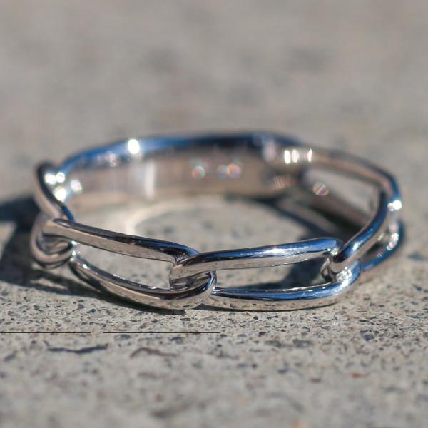 【素材】ココカルは本物の地金でお作りしています。・Pt900 プラチナ900【重量】平均重量約3.48g【文字入れについて】こちらの商品は文字入れは出来ません。※選択肢に無いサイズはご要望欄にご記載下さい。（0.5号刻み）但し、ご希望に添え...