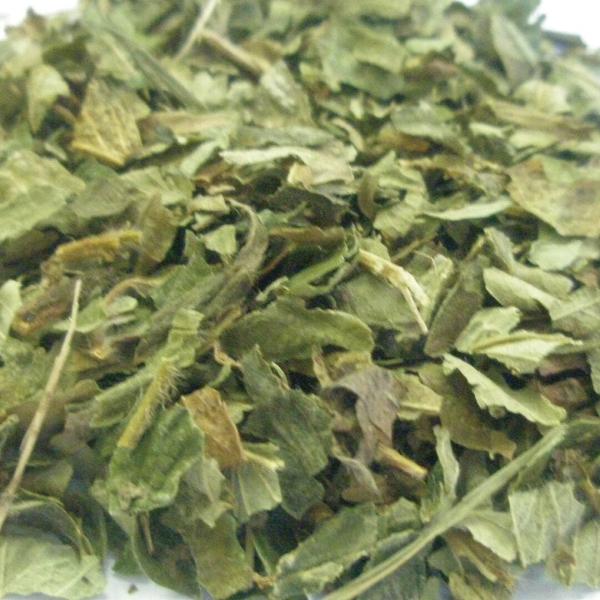 ドライハーブの特徴草を思わせるような香りと、番茶のような素朴な味のお茶です。香りの強いハーブにブレンドすると、マイルドな味にしてくれます。内容量20gおいしい飲み方ティースプーン1〜2杯(約2グラム)のドライハーブをポットに入れ、150cc...