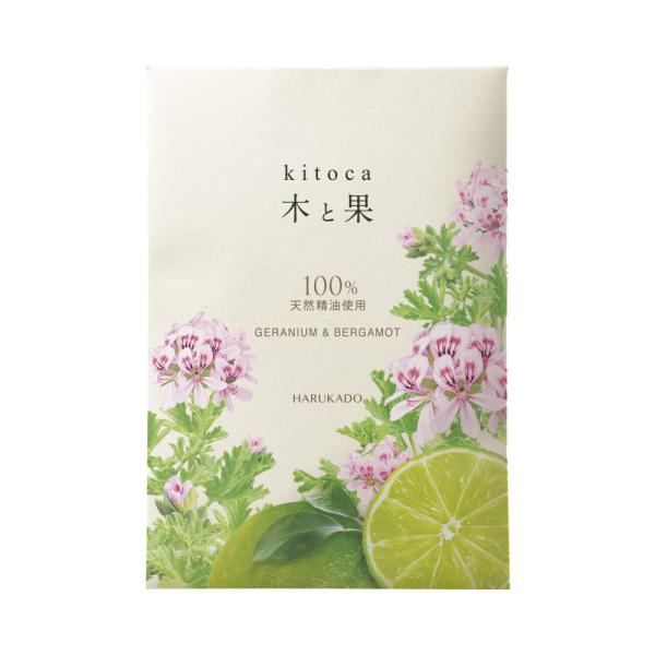 天然精油100%使用のナチュラルな香りをクローゼットなどで手軽にお使いいただけます。樹木から取れるフィトンチッドと、柿の実から取れる柿渋の2種類の消臭成分配合。