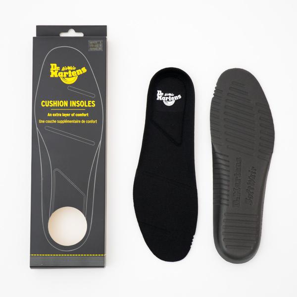 『Dr.マーチンのオリジナル中敷き』 手持ちのシューズに装着することで履き心地がアップする、ドクターマーチンのオリジナル・インソール。人間工学に基づいて設計されたクッション性のあるフットベッドを採用しています。＜サイズを選ぶ際の注意点＞使用...