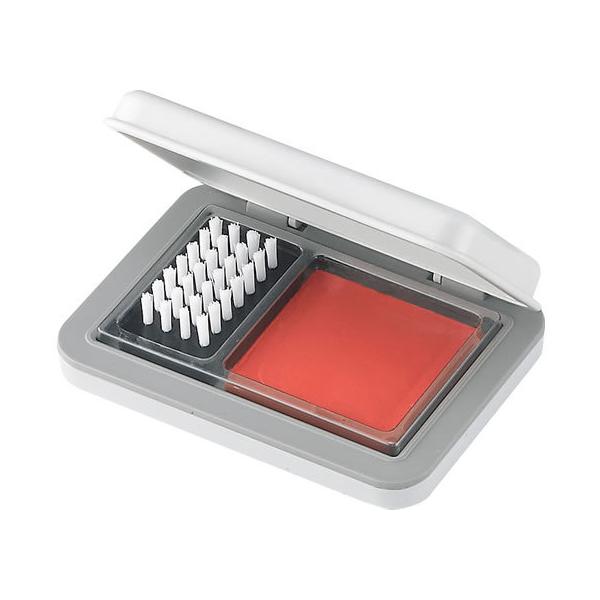 【商品説明】環境に配慮した素材を使用。ゴム印にも安心して使えます。清掃用ゴムは天然ゴム再生品を、蓋・枠・底部にはＡＢＳ再生樹脂、ブラシ・トレイには非塩ビ素材を採用し、環境に優しい素材を商品づくりに活かしました。印鑑やゴム印の印判についた紙粉...