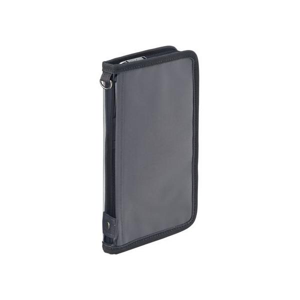 【商品説明】デコレーションしたシートを透明ポケットにセットするとオリジナルデザインのポーチが作れます。トレカや会員証が入るカードポケット。ペンや定規が入る深めポケット。中身が見える透明ポケット。缶バッジが付けられるメッシュポケット。ストラッ...