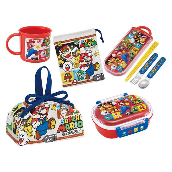 【仕様】●セット内容：弁当箱、ランチ巾着、トリオセット（箸・スプーン・フォーク）、プラコップ、コップ袋●日本製　【弁当箱】●容量：３６０ｍｌ●サイズ：１４．８×１２．３×５．６ｃｍ●重量：１５０ｇ●材質：フタ／ＡＳ樹脂（耐熱温度−２０〜１０...