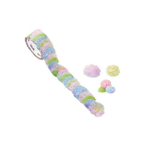 【商品説明】めくるたびに現れるいろんな絵柄が楽しい、１枚ずつめくれるマスキングテープです。手帳、ノート、メッセージカードなどのデコレーションが楽しめます。【仕様】●包装サイズ：高さ１２５×幅６８×奥行４８ｍｍ●１枚あたりのサイズ：約高さ１７...