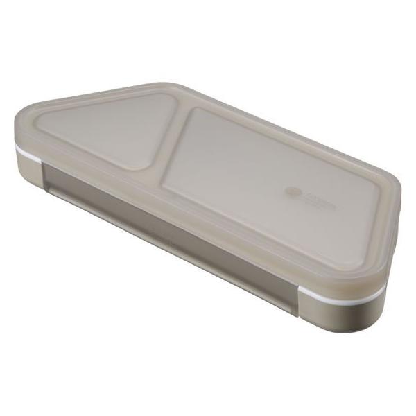 【商品説明】●一体型のパッキンのＷシーリング構造と、４点ロックで汁漏れを防止します　●付属のカップは、おかずカップにも、おにぎり型にもなり、おかずやおにぎりの量でさまざまに対応できます。【仕様】●商品サイズ：幅２４０×奥９５×高３６ｍｍ　●...