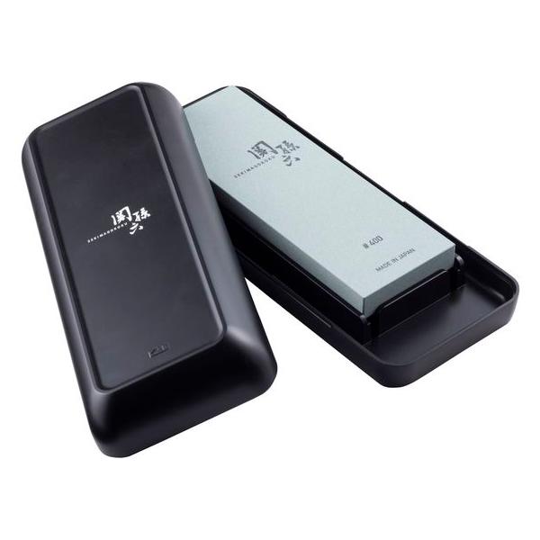 【商品説明】●【目的】：刃欠けを直し、刃線を滑らかに正す事。●研削力が高いのでスピーディーに研ぎ直しができます。●錆び落としにもご使用いただけます。●高品質の【日本製】。【仕様】●種類：荒砥●番手：４００●使用目安：上級〜