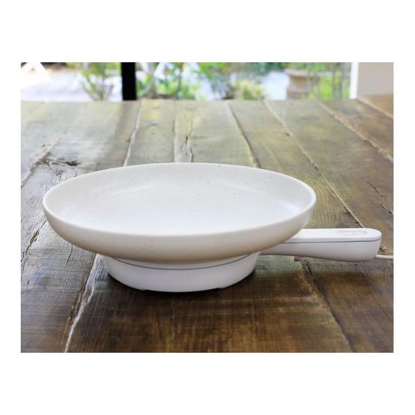 【商品説明】●時間が経っても料理が冷めない。●幅広い使用シーンで使える（普段の食事で／ホームパーティーなどの長時間の食事で／ギフトにもピッタリ）●ヒーターユニット天面との密着性が高い専用皿が付属。●付属皿以外のお手持ちの皿も使用可能。●お食...