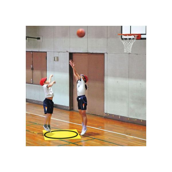 【商品説明】シートバスケットボール。パスを受ける動き、シュートにつながる作成を考え身につけよう！【仕様】●素材・材質：シート／ターポリン、すべり止め／ＰＶＣ　●機能：ゴール下近くに２枚のシートを敷き、そこから相手にじゃまされずにフリーでシュ...