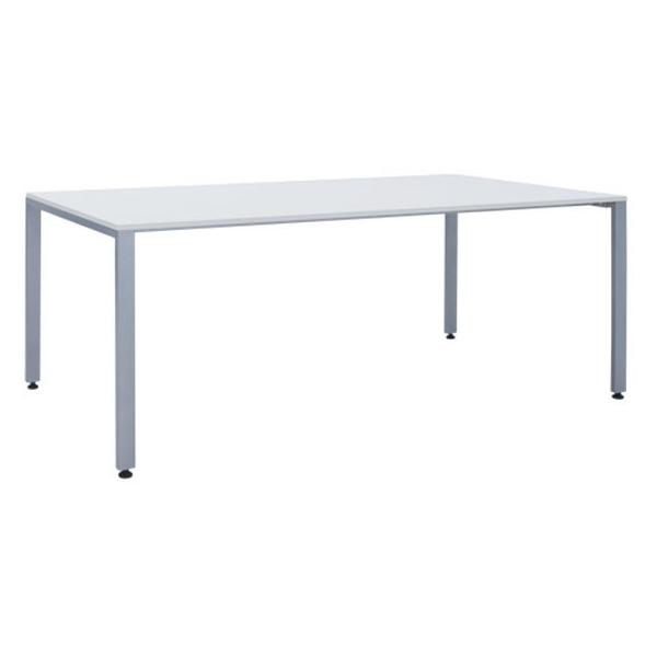 【商品説明】天板は１６ｍｍ厚。スクエアパイプでデザイン性にも優れています付属のアジャスターの、床に合わせた調整で、ガタつきを抑えます。【仕様】●外寸法：幅１８００×奥行９００×高さ７００ｍｍ●天板厚さ：１６ｍｍ●材質：天板／（表面）メラミン...