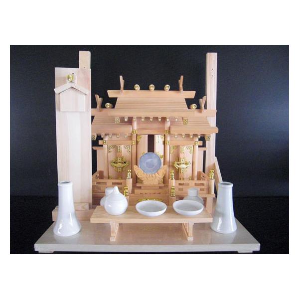 【商品説明】本体・棚板・神具セット・札立てが付いた、おめでたいセット【仕様】サイズ：巾４０奥２１高３８　内容量：１個　南又は、東向きに設置します。　材質：　生産国：日本