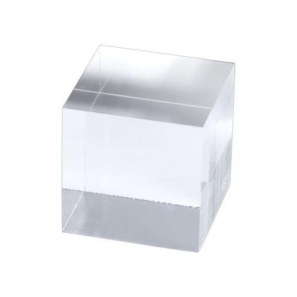 【商品説明】角のシンプルな形のアクリルブロックです。　透明感と清涼感があり、ディスプレイの演出に最適です。　透明なので邪魔をせず、高級感が演出できるしっかりしたブロックです。　タテにもヨコにもお組み合わせ次第でディスプレイ等さまざまな用途に...