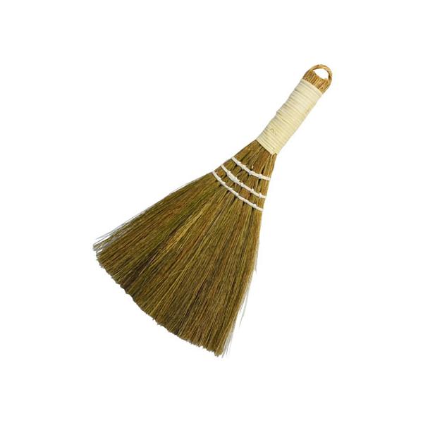 【商品説明】●手軽にお掃除、卓上ほうき●卓上でお使いになる他、通常のほうきでは入りこめないサッシの溝などのお掃除にも便利にお使いいただけます【仕様】●仕様サイズ：幅約１６０×長さ２６．５ｃｍ　●内容量：１個　●材質：カヤ